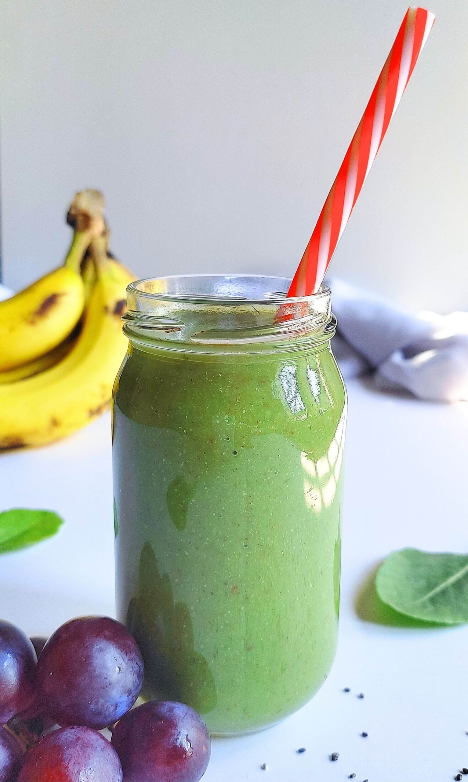 Healthy and Refreshing Green Smoothie in 2 Ways (with video)